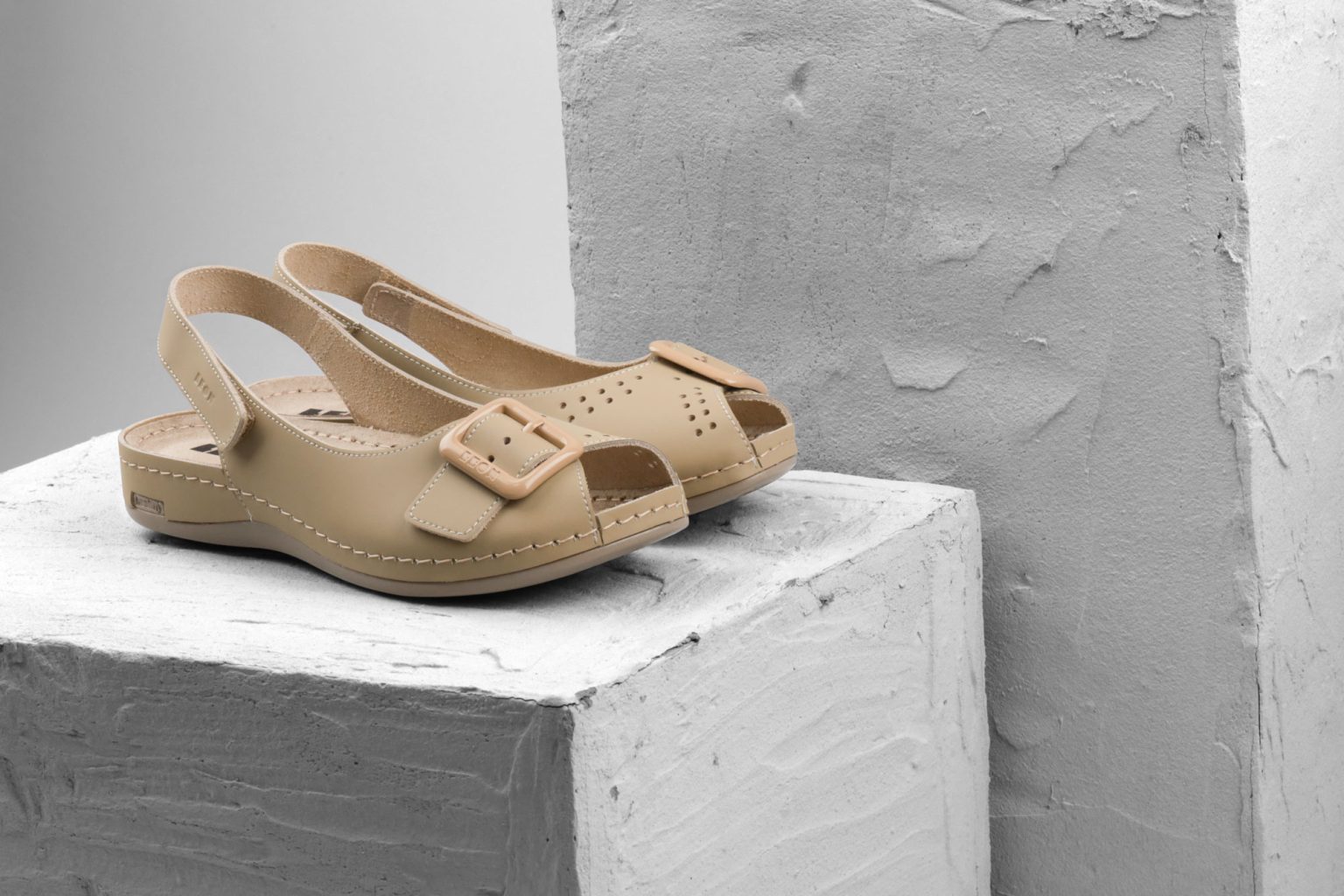 Ženske sandale model 968 - Leon